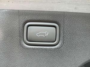 White Kia Carnival 2018 in Vilnius, with an engine capacity of 2.20 L and mileage of 216 thousand km for 10500 €, photo 14 on AUTOMOTO.COM.LV