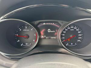 White Kia Carnival 2018 in Vilnius, with an engine capacity of 2.20 L and mileage of 216 thousand km for 10500 €, photo 26 on AUTOMOTO.COM.LV