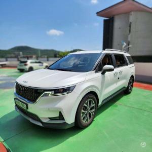 White Kia Carnival 2021 in Kaunas, with an engine capacity of 2.15 L and mileage of 152 thousand km for 19500 €, photo 3 on AUTOMOTO.COM.LV