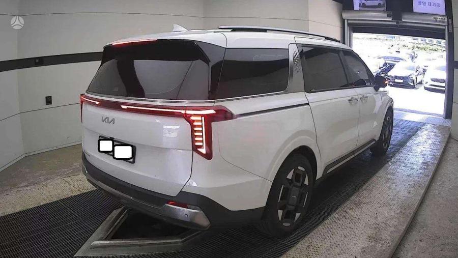 Balts Kia Carnival 2024 Viļņa, ar dzinēja tilpumu 2.15 L un nobraukumu 101 tūkst. km par 40486 €, foto 3 vietnē AUTOMOTO.COM.LV