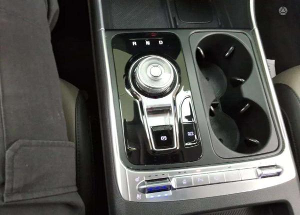 Balts Kia Carnival 2024 Viļņa, ar dzinēja tilpumu 2.15 L un nobraukumu 101 tūkst. km par 40486 €, foto 10 vietnē AUTOMOTO.COM.LV