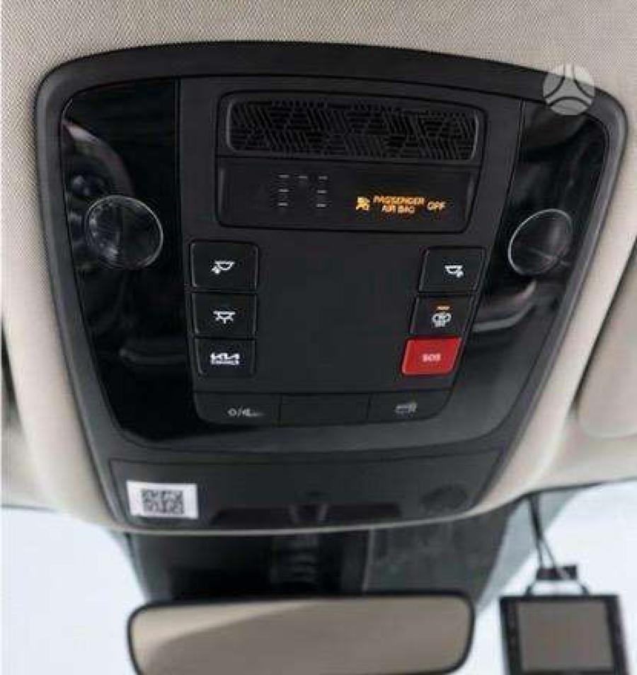 White Kia Carnival 2024 in Vilnius, with an engine capacity of 2.15 L and mileage of 103 thousand km for 37000 €, photo 18 on AUTOMOTO.COM.LV