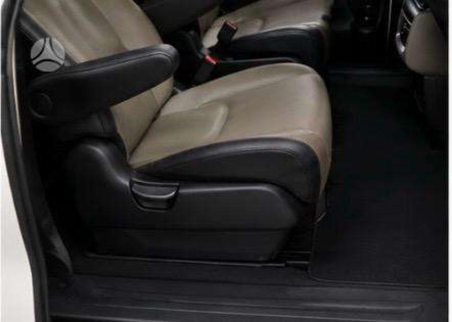White Kia Carnival 2024 in Vilnius, with an engine capacity of 2.15 L and mileage of 103 thousand km for 37000 €, photo 23 on AUTOMOTO.COM.LV