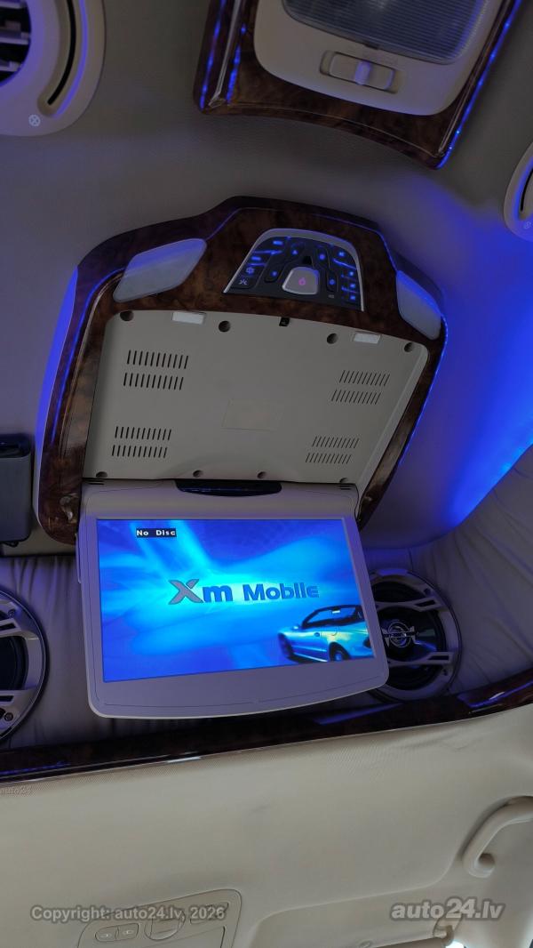White Kia Carnival 2011 in Kohtla-Jarve, with an engine capacity of 2.20 L and mileage of 200 thousand km for 10000 €, photo 4 on AUTOMOTO.COM.LV