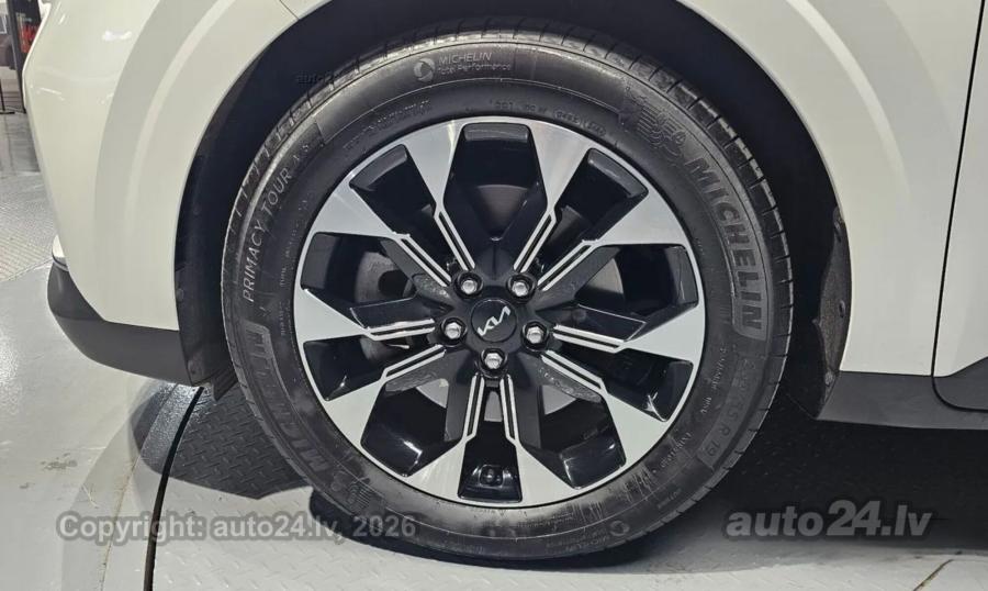 Balts Kia Carnival 2022 Tallina, ar dzinēja tilpumu 2.20 L un nobraukumu 88 tūkst. km par 39880 €, foto 23 vietnē AUTOMOTO.COM.LV