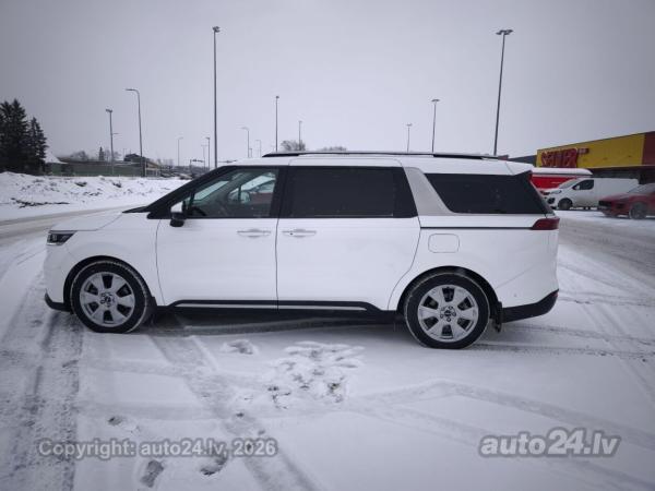 Balts Kia Carnival 2023 Tallina, ar dzinēja tilpumu 2.20 L un nobraukumu 33 tūkst. km par 42900 €, foto 2 vietnē AUTOMOTO.COM.LV