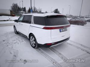 White Kia Carnival 2023 in Tallinn, with an engine capacity of 2.20 L and mileage of 33 thousand km for 42900 €, photo 5 on AUTOMOTO.COM.LV