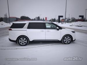 White Kia Carnival 2023 in Tallinn, with an engine capacity of 2.20 L and mileage of 33 thousand km for 42900 €, photo 7 on AUTOMOTO.COM.LV