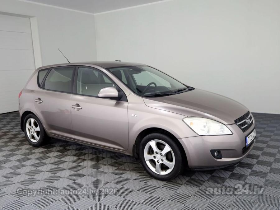 Beige Kia Ceed 2007 in Tallinn, with an engine capacity of 1.60 L and mileage of 299 thousand km for 999 €, photo 1 on AUTOMOTO.COM.LV