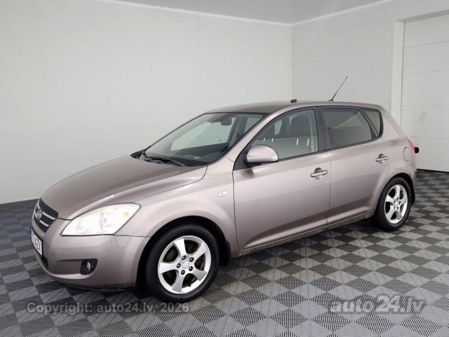 Beige Kia Ceed 2007 in Tallinn, with an engine capacity of 1.60 L and mileage of 299 thousand km for 999 €, photo 3 on AUTOMOTO.COM.LV