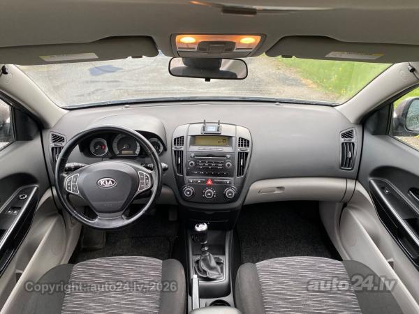 Smilšu krāsa Kia Ceed 2008 Tartu, ar dzinēja tilpumu 1.60 L un nobraukumu 231 tūkst. km par 2490 €, foto 9 vietnē AUTOMOTO.COM.LV