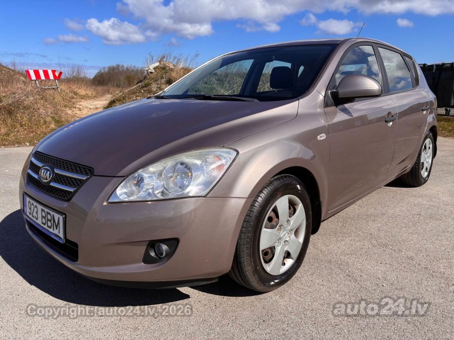 Beige Kia Ceed 2009 in Paldiski, with an engine capacity of 1.60 L and mileage of 44 thousand km for 3799 €, photo 1 on AUTOMOTO.COM.LV