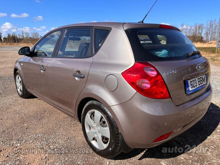 Beige Kia Ceed 2009 in Paldiski, with an engine capacity of 1.60 L and mileage of 44 thousand km for 3799 €, photo 5 on AUTOMOTO.COM.LV