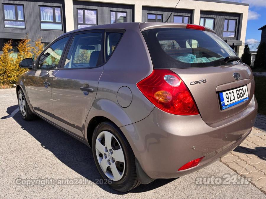 Beige Kia Ceed 2009 in Paldiski, with an engine capacity of 1.60 L and mileage of 44 thousand km for 3799 €, photo 9 on AUTOMOTO.COM.LV