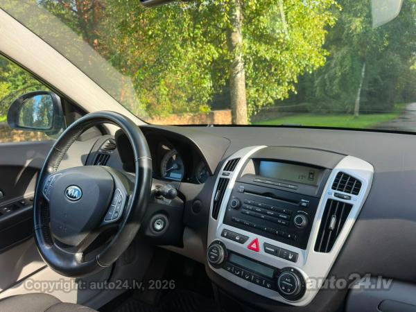 Киа Сид 2007 в Таллин на AUTOMOTO.COM.LV Бежевый Киа Сид 2007 в Таллин, объемом двигателя 1.40 л и пробегом 135 тыс. км за 3000 €, фото 4 на AUTOMOTO.COM.LV