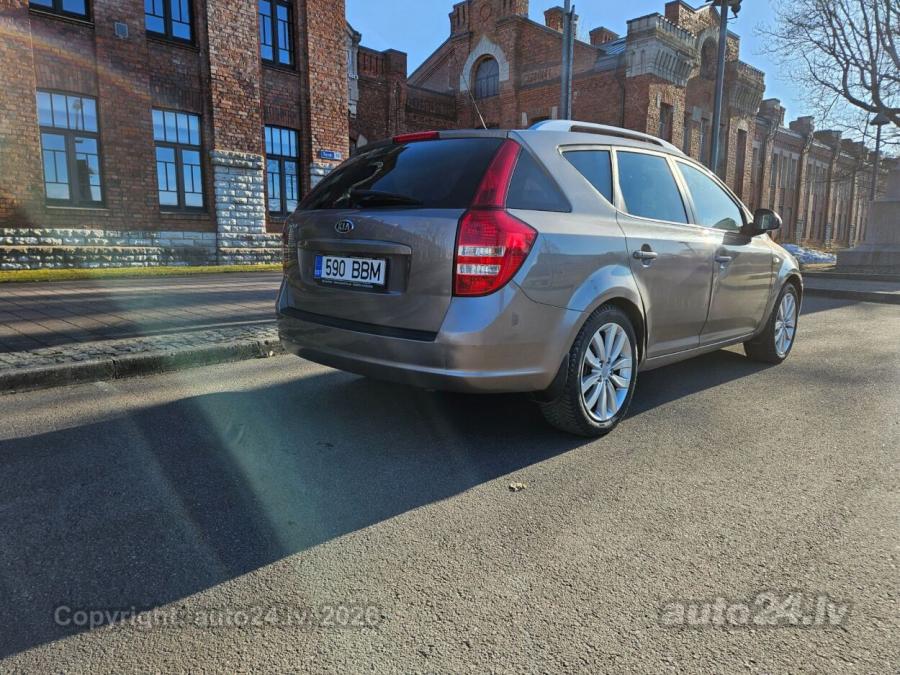 Beige Kia Ceed 2008 in Tallinn, with an engine capacity of 1.60 L and mileage of 230 thousand km for 1699 €, photo 16 on AUTOMOTO.COM.LV