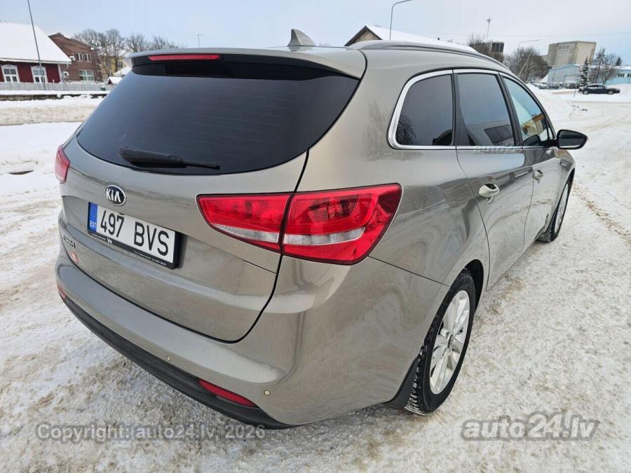 Beige Kia Ceed 2017 in Paide, with an engine capacity of 1.60 L and mileage of 101 thousand km for 8950 €, photo 4 on AUTOMOTO.COM.LV