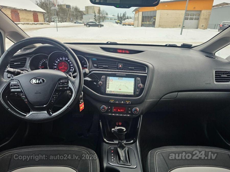 Beige Kia Ceed 2017 in Paide, with an engine capacity of 1.60 L and mileage of 101 thousand km for 8950 €, photo 8 on AUTOMOTO.COM.LV