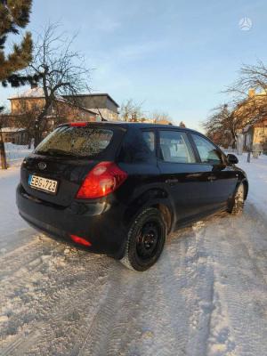 Black Kia Ceed 2008 in Kaunas, with an engine capacity of 1.59 L and mileage of 164 thousand km for 2500 €, photo 8 on AUTOMOTO.COM.LV
