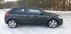 Black Kia Ceed 2008 in Jonava, with an engine capacity of 2.00 L and mileage of 305 thousand km for 2000 €, photo 7 on AUTOMOTO.COM.LV