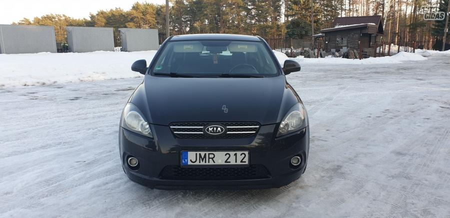 Black Kia Ceed 2008 in Jonava, with an engine capacity of 2.00 L and mileage of 305 thousand km for 2000 €, photo 9 on AUTOMOTO.COM.LV