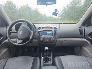 Melns Kia Ceed 2008 Rīga, ar dzinēja tilpumu 1.60 L un nobraukumu 172 tūkst. km par 3000 €, foto 5 vietnē AUTOMOTO.COM.LV