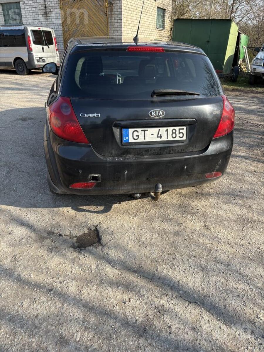 Melns Kia Ceed 2007 Liepāja, ar dzinēja tilpumu 1.60 L un nobraukumu 399 tūkst. km par 750 €, foto 4 vietnē AUTOMOTO.COM.LV