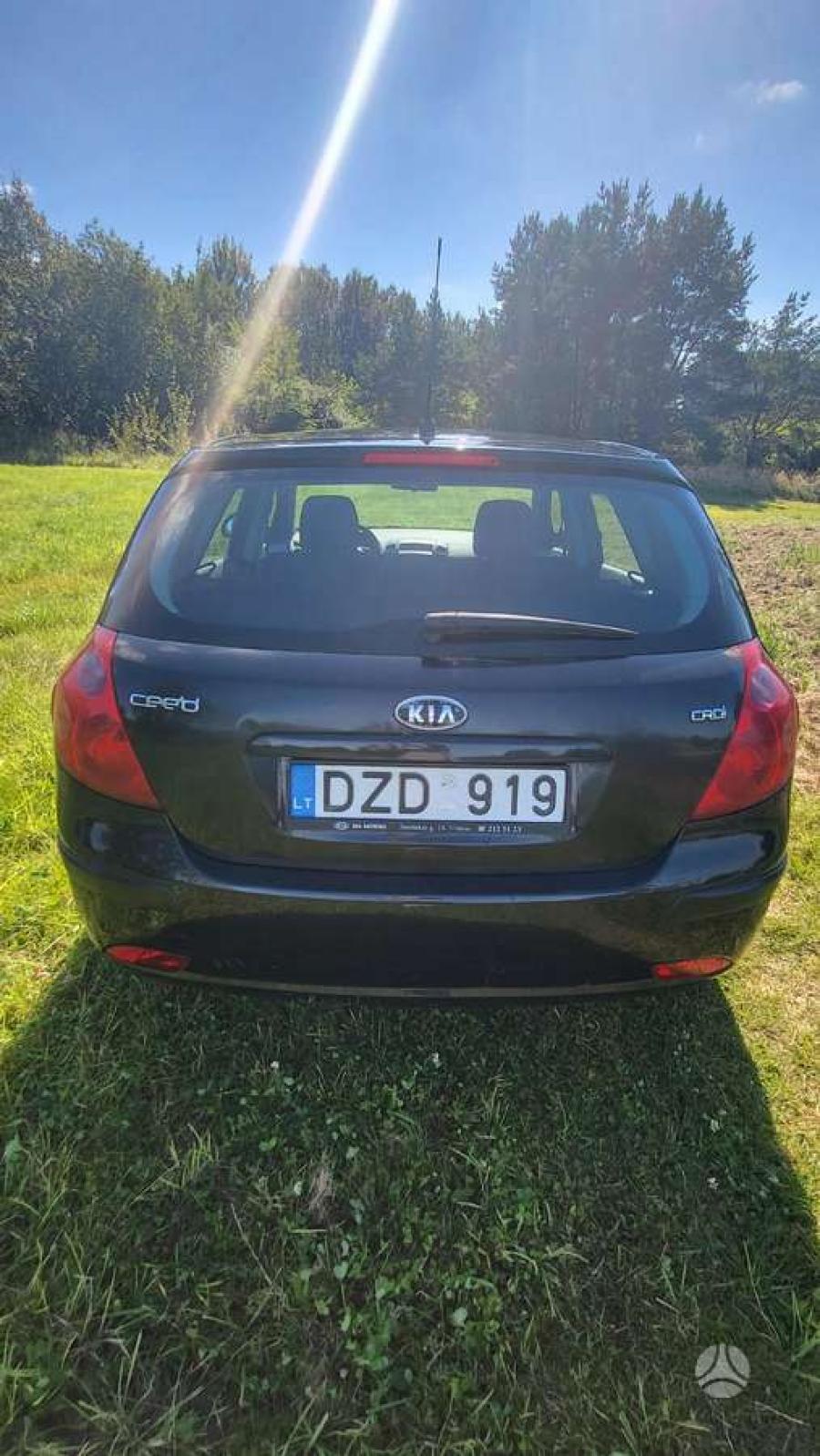 Black Kia Ceed 2007 in Vilnius, with an engine capacity of 1.58 L and mileage of 144 thousand km for 1470 €, photo 3 on AUTOMOTO.COM.LV