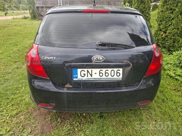 Melns Kia Ceed 2007 Krāslava, ar dzinēja tilpumu 1.60 L un nobraukumu 385 tūkst. km par 700 €, foto 2 vietnē AUTOMOTO.COM.LV