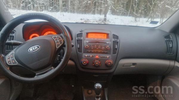 Melns Kia Ceed 2007 Krāslava, ar dzinēja tilpumu 1.60 L un nobraukumu 385 tūkst. km par 700 €, foto 6 vietnē AUTOMOTO.COM.LV