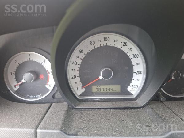 Black Kia Ceed 2007 in Kraslava, with an engine capacity of 1.60 L and mileage of 385 thousand km for 700 €, photo 3 on AUTOMOTO.COM.LV
