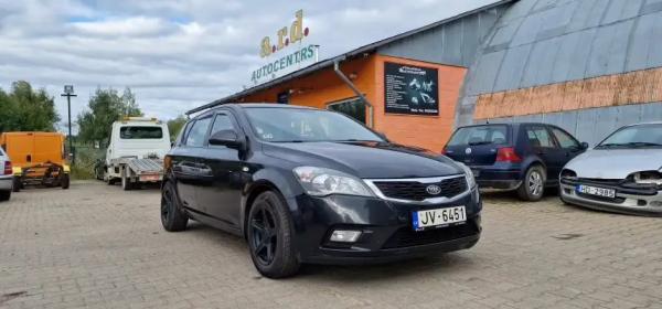 Melns Kia Ceed 2007 Valmiera, ar dzinēja tilpumu 1.60 L un nobraukumu 216 tūkst. km par 2200 €, foto 1 vietnē AUTOMOTO.COM.LV