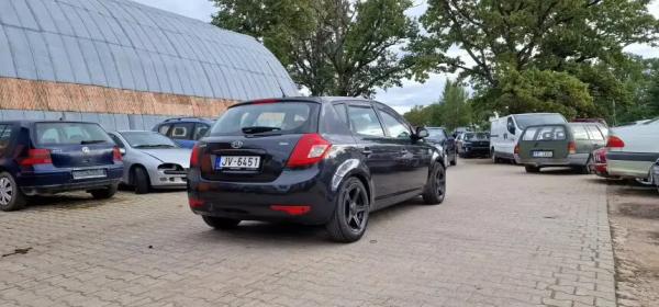 Melns Kia Ceed 2007 Valmiera, ar dzinēja tilpumu 1.60 L un nobraukumu 216 tūkst. km par 2200 €, foto 3 vietnē AUTOMOTO.COM.LV