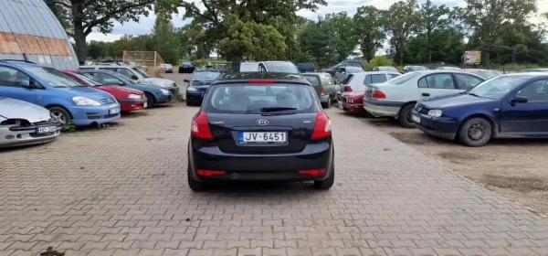Melns Kia Ceed 2007 Valmiera, ar dzinēja tilpumu 1.60 L un nobraukumu 216 tūkst. km par 2200 €, foto 4 vietnē AUTOMOTO.COM.LV