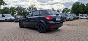 Black Kia Ceed 2007 in Valmiera, with an engine capacity of 1.60 L and mileage of 216 thousand km for 2200 €, photo 6 on AUTOMOTO.COM.LV