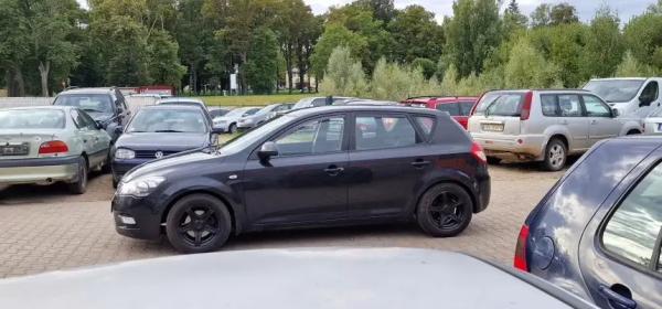 Melns Kia Ceed 2007 Valmiera, ar dzinēja tilpumu 1.60 L un nobraukumu 216 tūkst. km par 2200 €, foto 6 vietnē AUTOMOTO.COM.LV