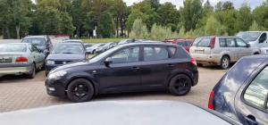 Black Kia Ceed 2007 in Valmiera, with an engine capacity of 1.60 L and mileage of 216 thousand km for 2200 €, photo 7 on AUTOMOTO.COM.LV