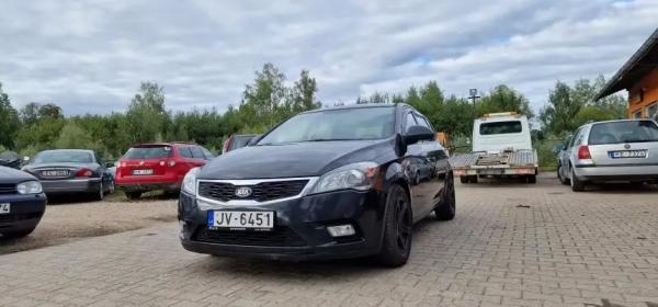 Melns Kia Ceed 2007 Valmiera, ar dzinēja tilpumu 1.60 L un nobraukumu 216 tūkst. km par 2200 €, foto 7 vietnē AUTOMOTO.COM.LV
