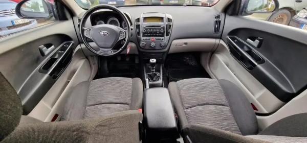 Melns Kia Ceed 2007 Valmiera, ar dzinēja tilpumu 1.60 L un nobraukumu 216 tūkst. km par 2200 €, foto 9 vietnē AUTOMOTO.COM.LV
