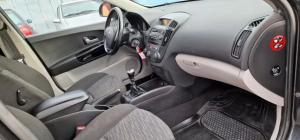 Black Kia Ceed 2007 in Valmiera, with an engine capacity of 1.60 L and mileage of 216 thousand km for 2200 €, photo 12 on AUTOMOTO.COM.LV