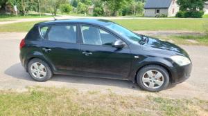 Melns Kia Ceed 2007 Madona, ar dzinēja tilpumu 1.60 L un nobraukumu 338 tūkst. km par 1850 €, foto 4 vietnē AUTOMOTO.COM.LV