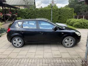 Black Kia Ceed 2007 in Vilnius, with an engine capacity of 1.59 L and mileage of 213 thousand km for 2200 €, photo 5 on AUTOMOTO.COM.LV
