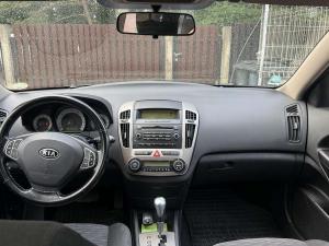 Black Kia Ceed 2007 in Vilnius, with an engine capacity of 1.59 L and mileage of 213 thousand km for 2200 €, photo 11 on AUTOMOTO.COM.LV