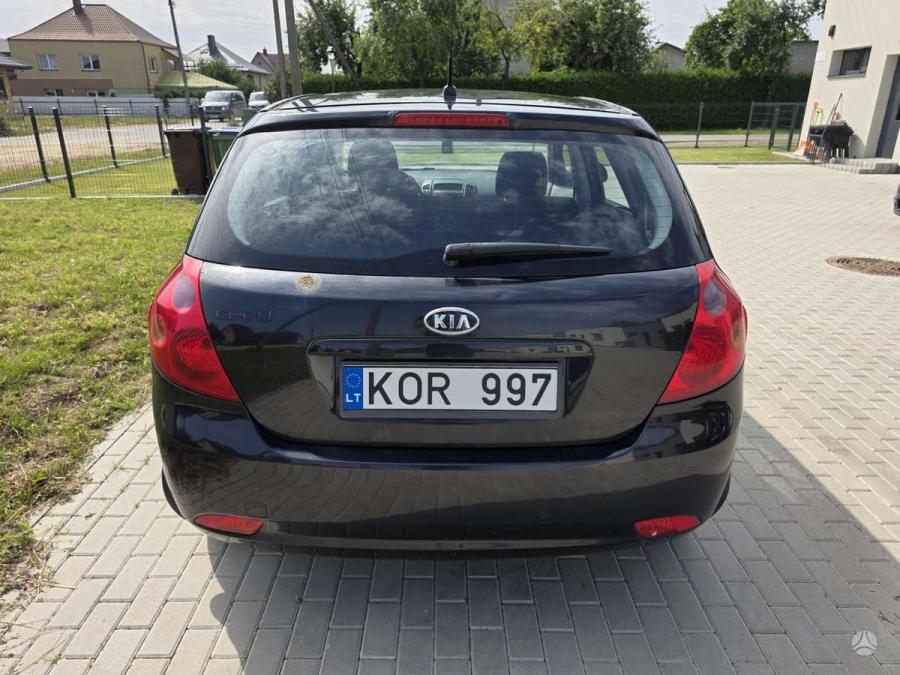 Black Kia Ceed 2007 in Kaunas, with an engine capacity of 1.60 L and mileage of 214 thousand km for 2000 €, photo 5 on AUTOMOTO.COM.LV