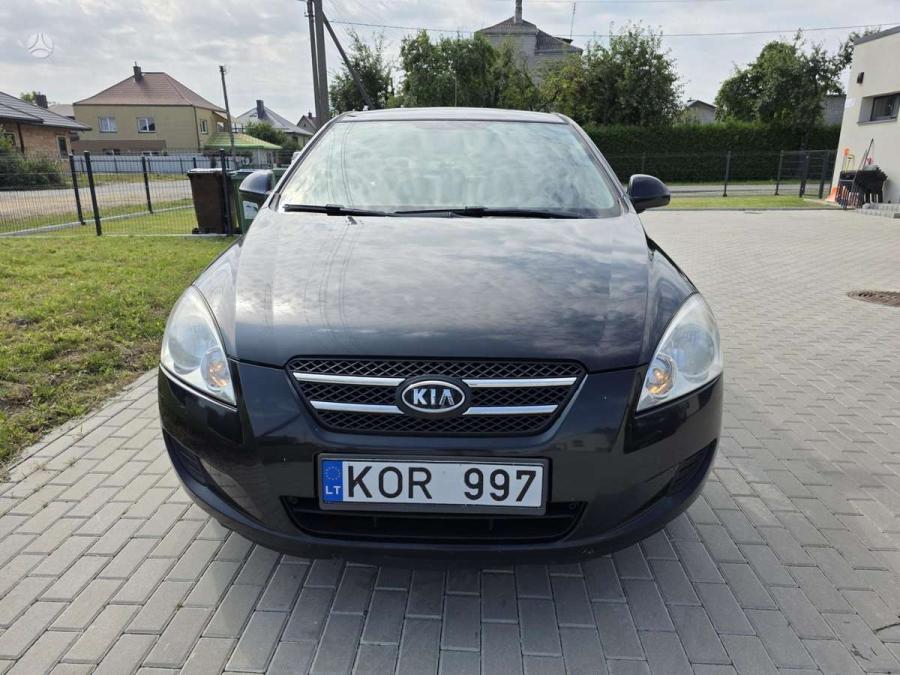 Black Kia Ceed 2007 in Kaunas, with an engine capacity of 1.60 L and mileage of 214 thousand km for 2000 €, photo 6 on AUTOMOTO.COM.LV