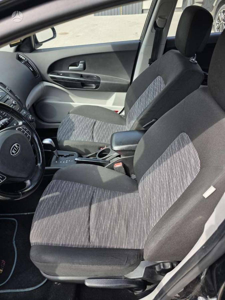 Black Kia Ceed 2007 in Kaunas, with an engine capacity of 1.60 L and mileage of 214 thousand km for 2000 €, photo 9 on AUTOMOTO.COM.LV