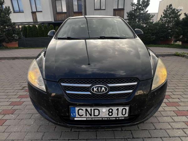 Black Kia Ceed 2007 in Vilnius, with an engine capacity of 1.59 L and mileage of 295 thousand km for 950 €, photo 3 on AUTOMOTO.COM.LV