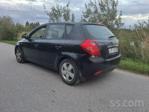 Черный Киа Сид 2007 в Елгава, объемом двигателя 1.60 л и пробегом 426 тыс. км за 950 €, фото 4 на AUTOMOTO.COM.LV