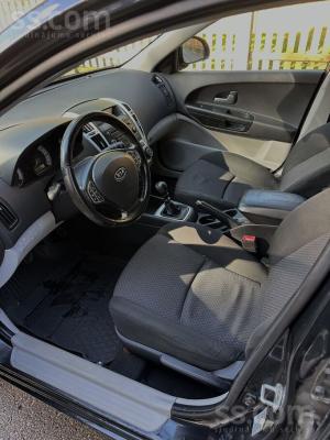 Melns Kia Ceed 2007 Rīga, ar dzinēja tilpumu 1.40 L un nobraukumu 299 tūkst. km par 2250 €, foto 7 vietnē AUTOMOTO.COM.LV