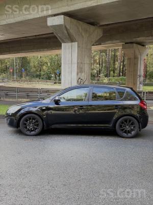 Melns Kia Ceed 2007 Rīga, ar dzinēja tilpumu 1.40 L un nobraukumu 299 tūkst. km par 1950 €, foto 3 vietnē AUTOMOTO.COM.LV